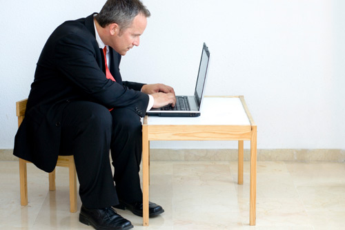 Estar sentado todo el tiempo puede matarte, [riesgos y tips ...