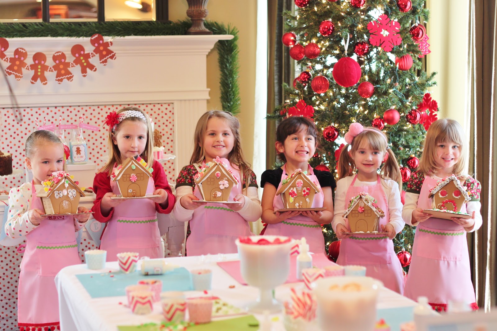 The Homespun Hostess: Gingerbread Decorating Party