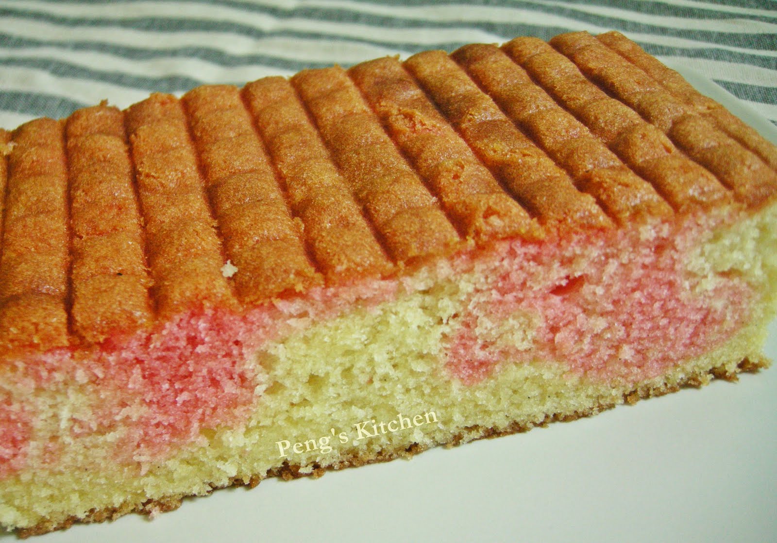 Peng's Kitchen: Strawberry Marble Butter Cake