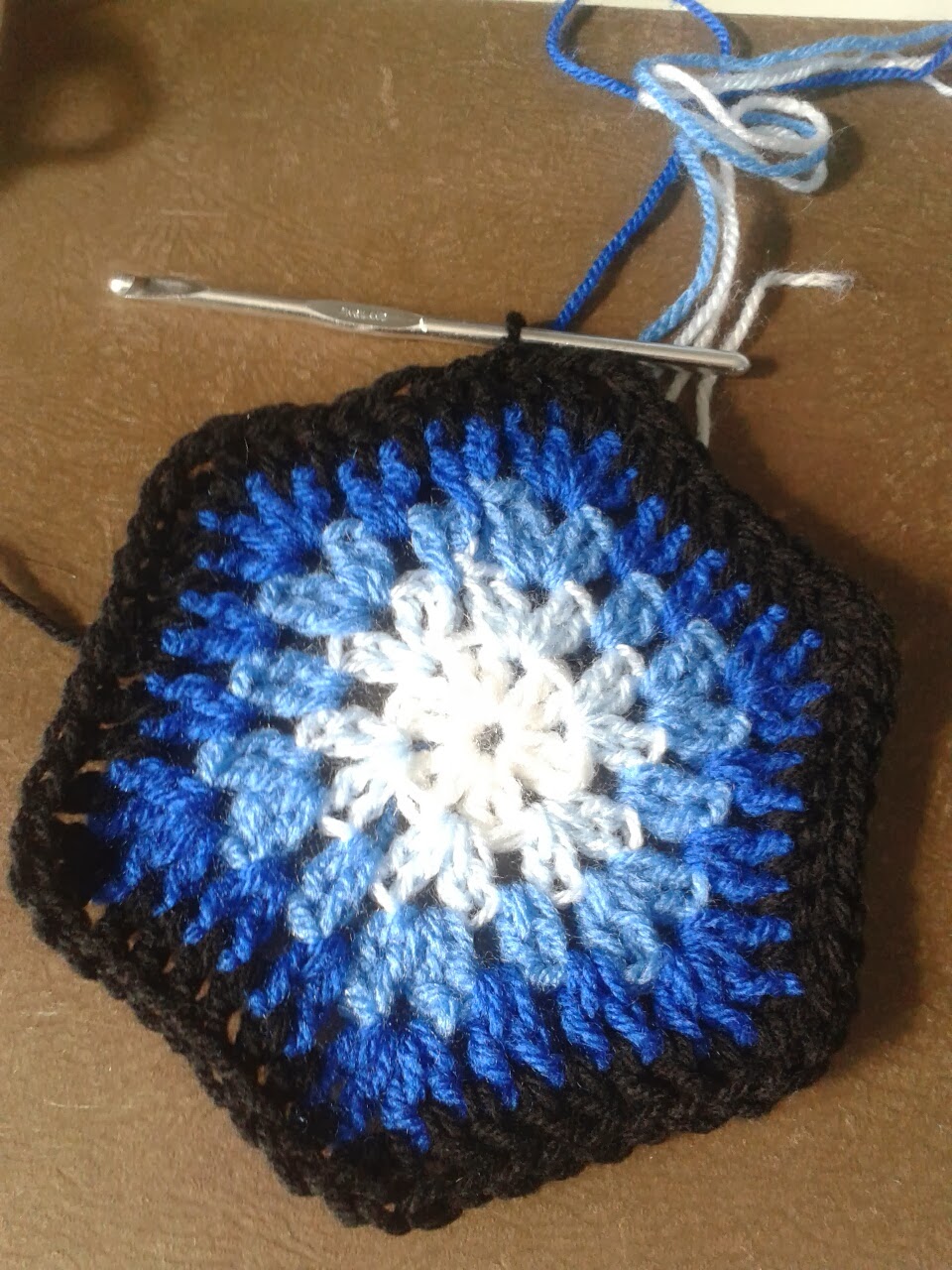 The Knitting Assassin!: 'Stained Glass Window' - in Yarn!