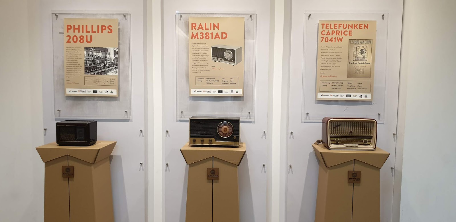 zeelhouette: World Radio Day: Antique Radio Exhibition 2019 in Bandung