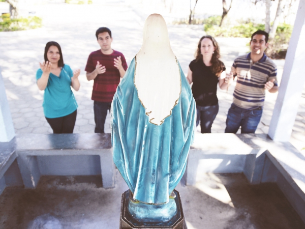 Pascom: Qual é a diferença entre venerar e adorar?