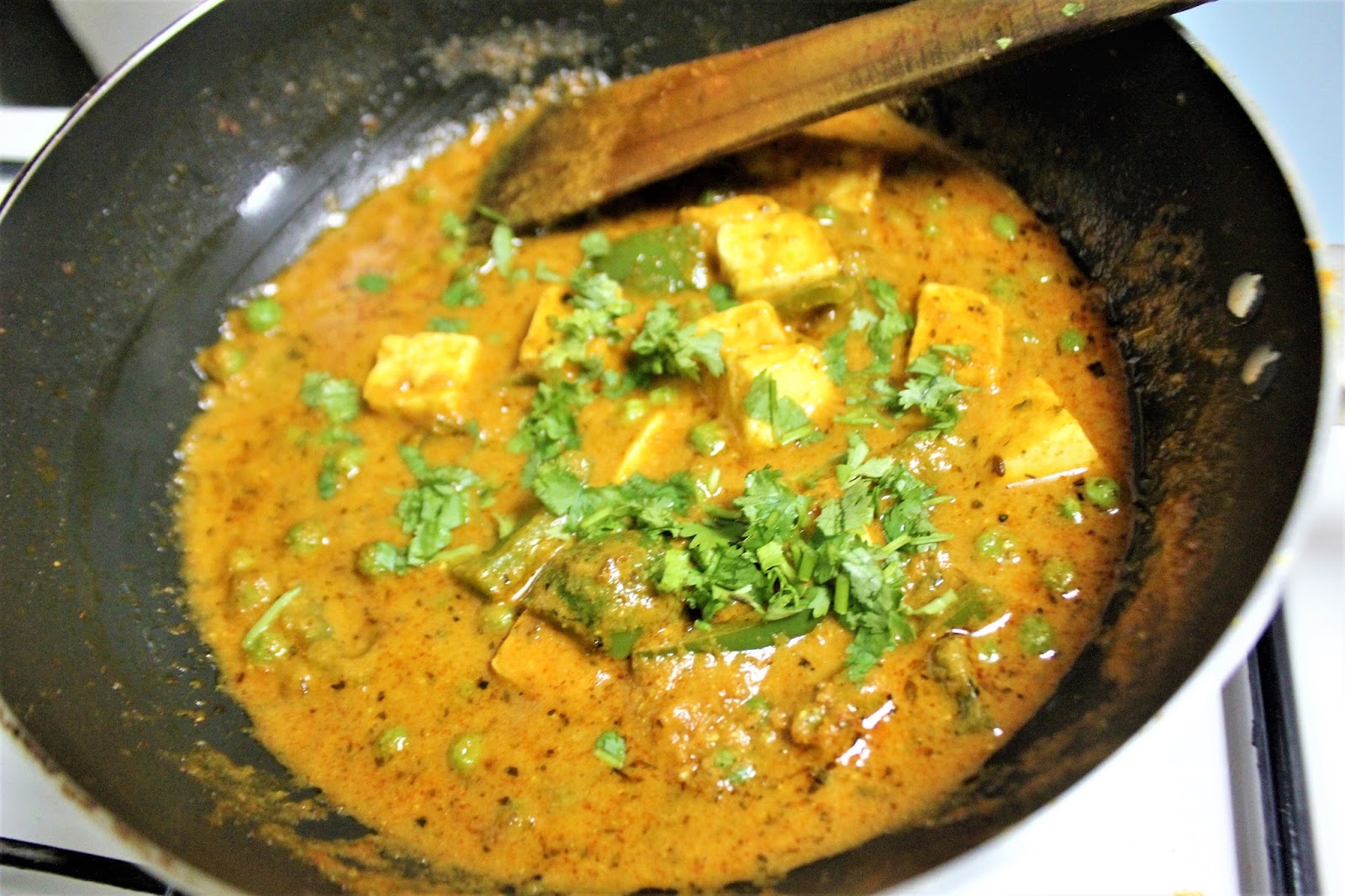 Bethica's Kitchen Flavours: Cheesy Matar Paneer (Cottage Cheese & Green ...