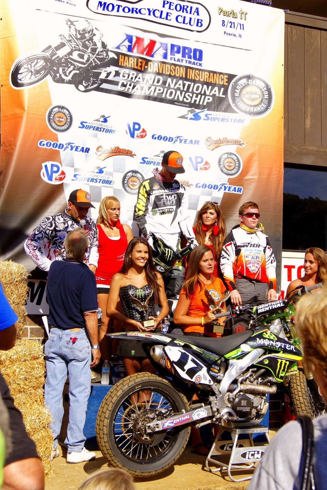Stu's Shots R Us: AMA Flat Track: Fly With Jared Mees at the Peoria TT ...