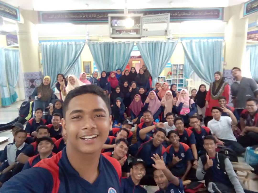 Smk Si Rusa | Hutomo