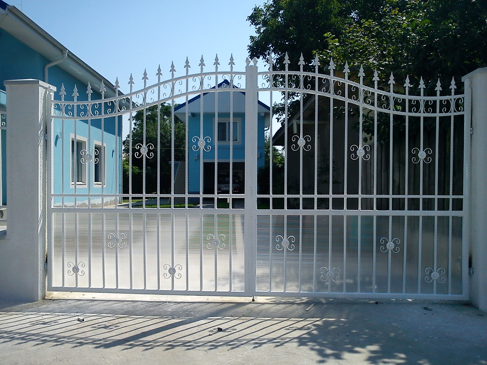 CONFECTII METALICE - FIER FORJAT - IASI: Porti si Gard din fier forjat ...