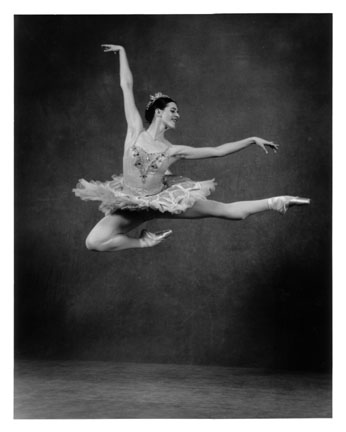 Ballet Petite: Learn Ballet: How to do a pas de chat!