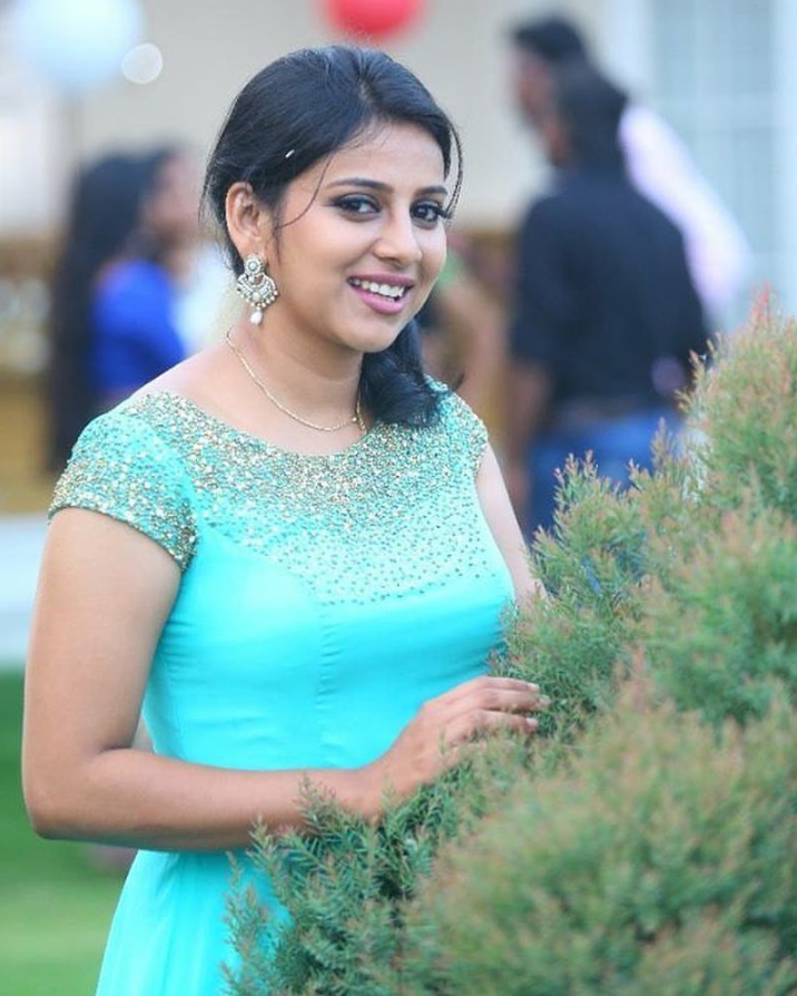 Anna reshma rajan hot, beautiful, traditional pics, images, photos ...