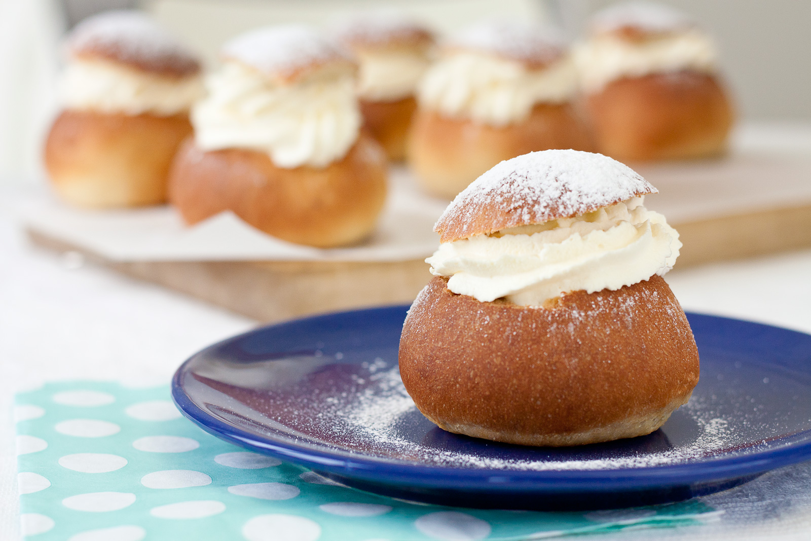 Semla - tradicionalni švedski kolač | Na tanjiru