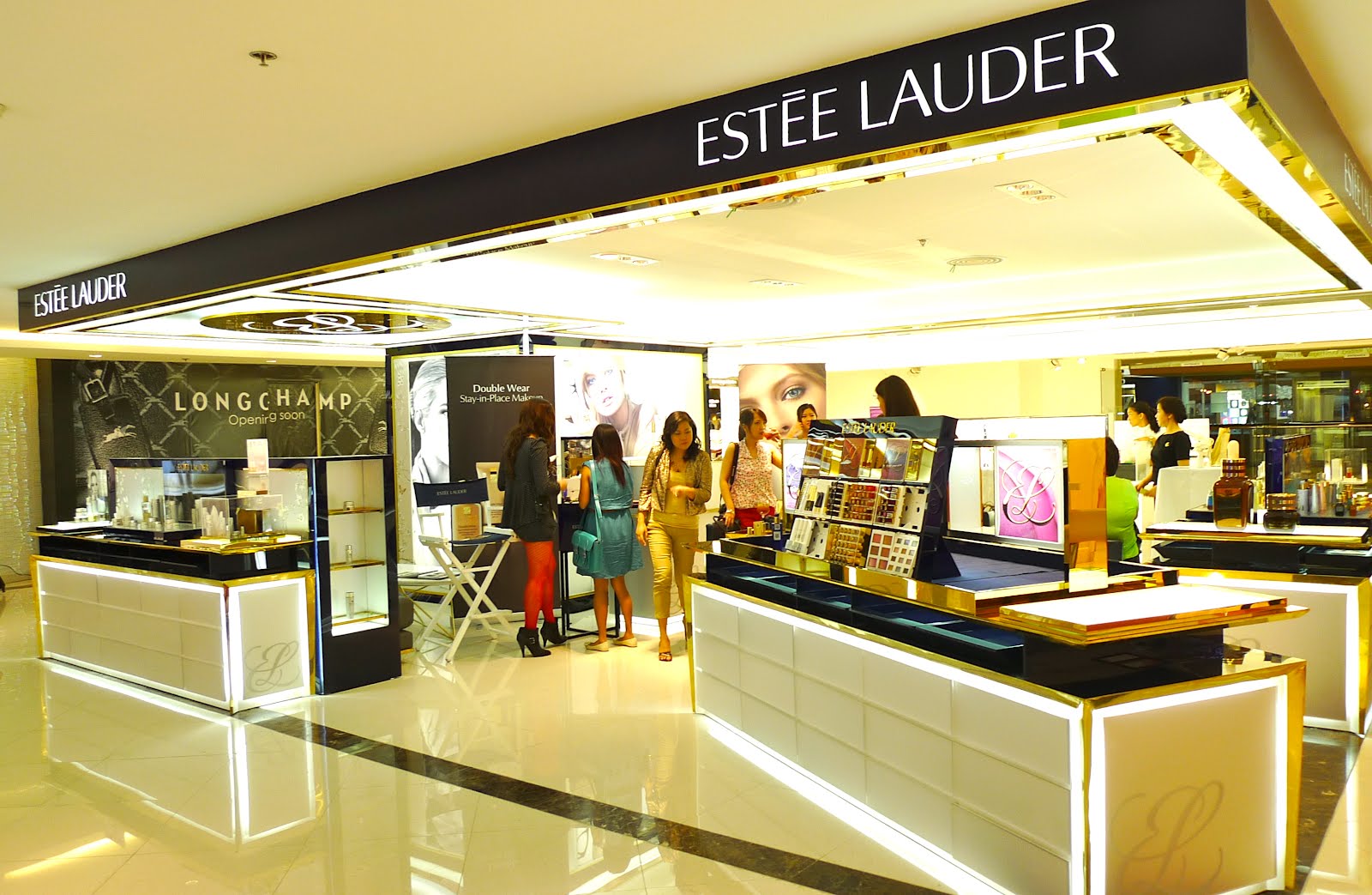 Estee Lauder's new counter at the Shangri-La Mall+New Double Wear line ...