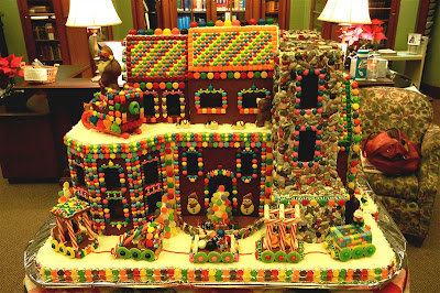 Capadia Designs: An Amazing Gingerbread House