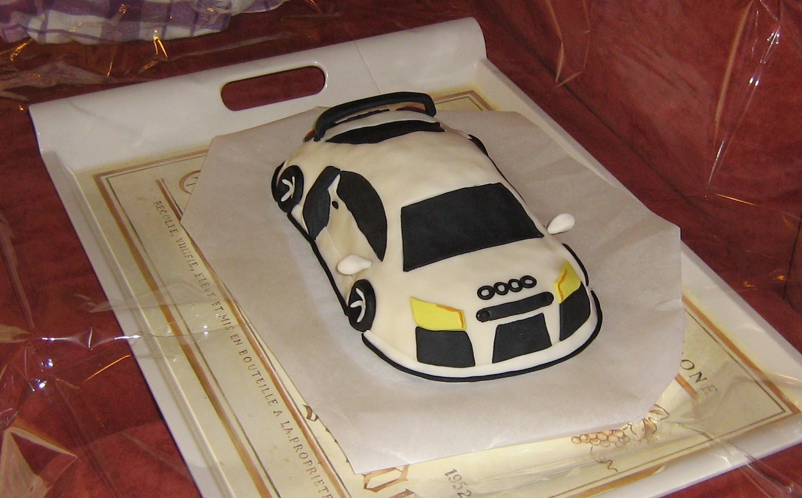 LODOCAKE: Torta Audi R8