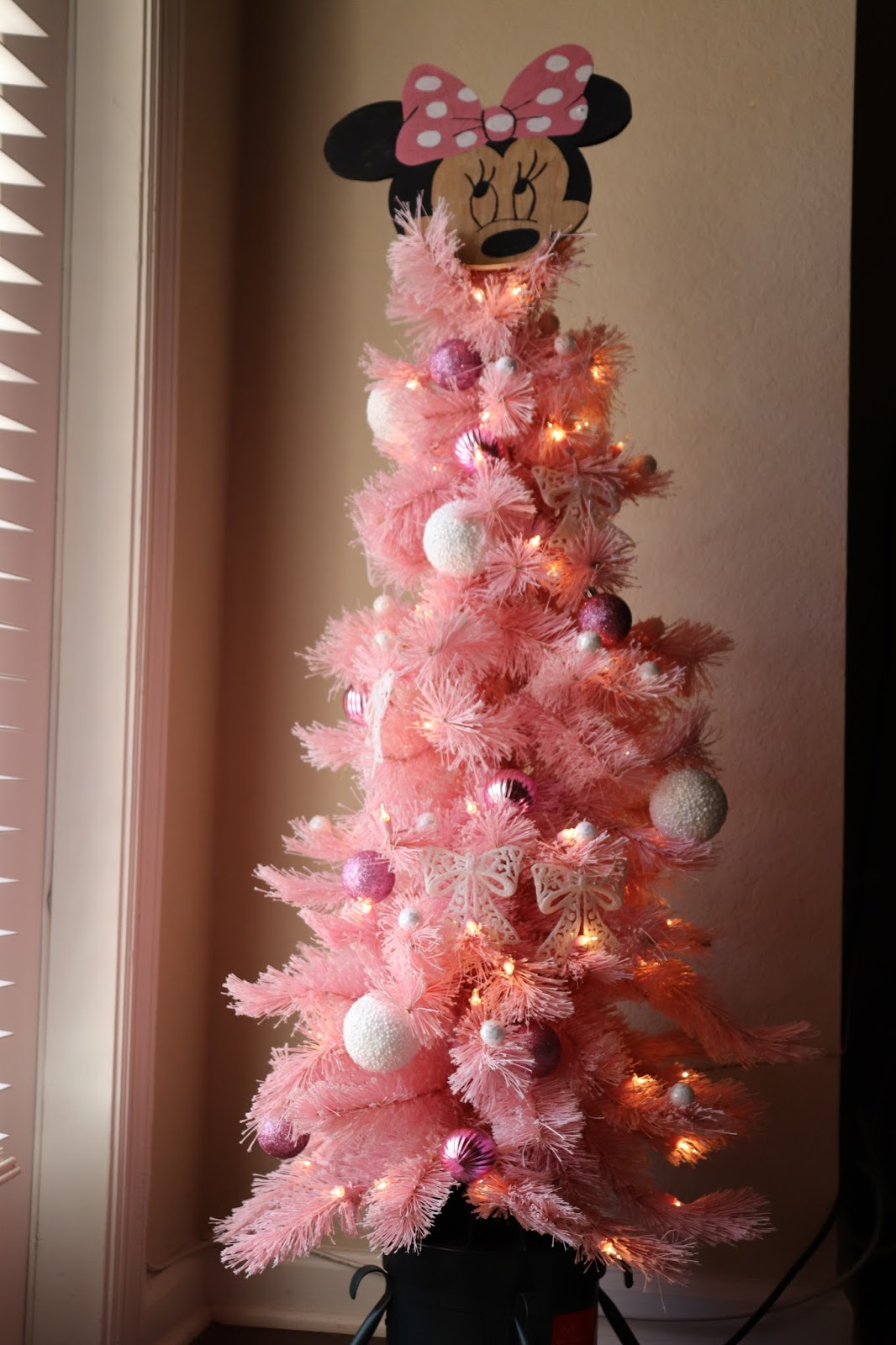 A Minnie Mouse Tree - Pink and Pretty! | Shipwrecked on Fabulous Island