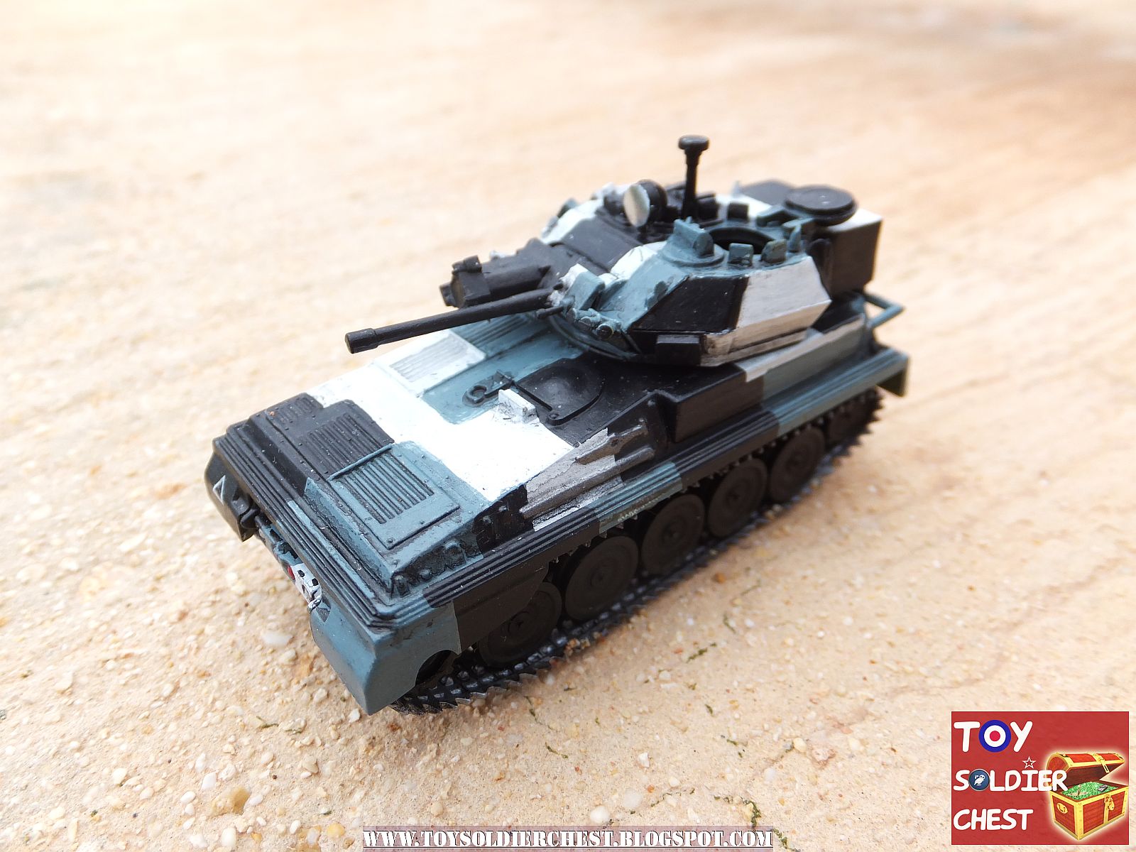 Toy Soldier Chest: Review; Airfix Scorpion / Scimitar Tank 1/76 Model ...