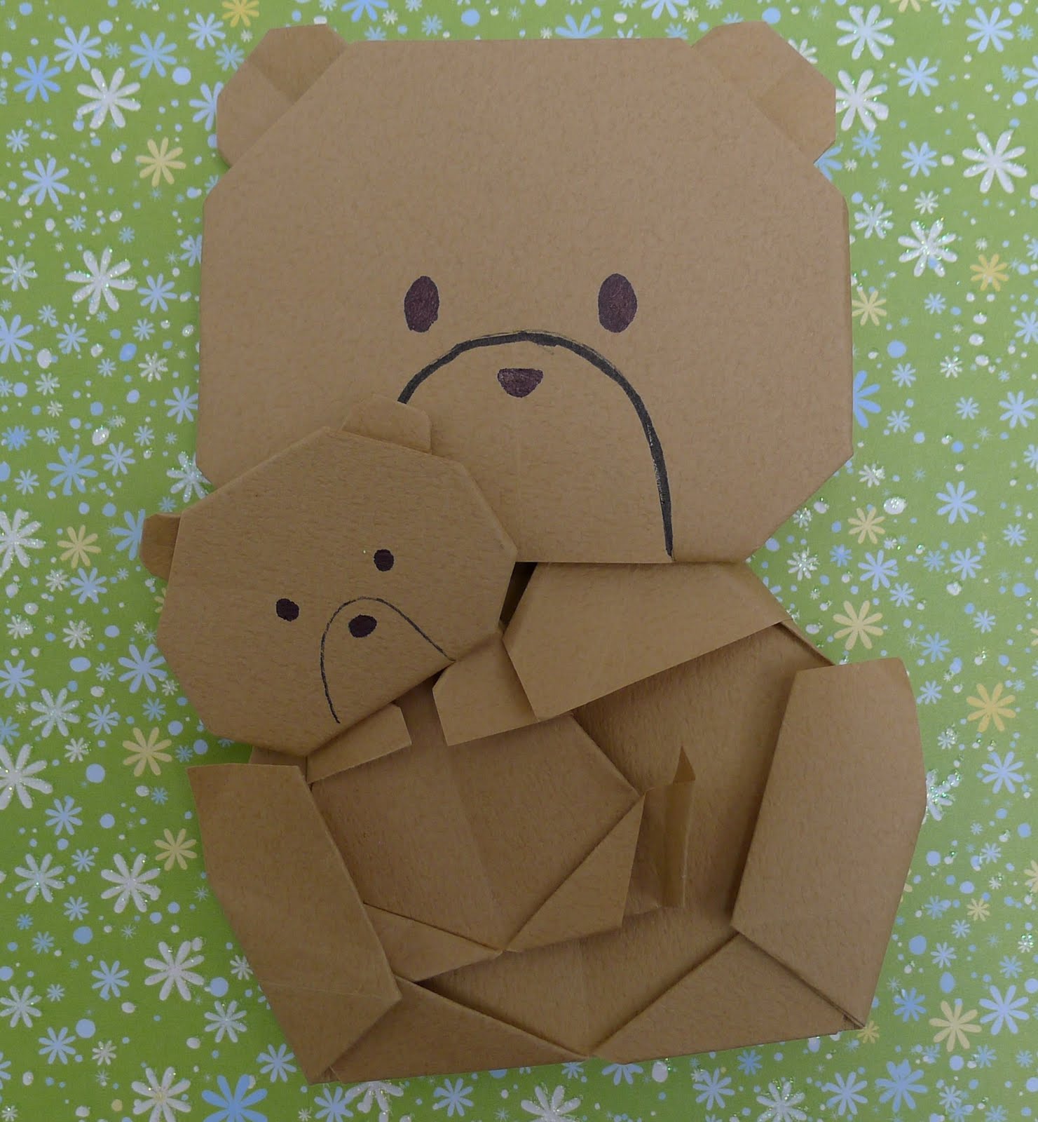 MARIA DOBRADURA: ORIGAMI DE MÃES URSAS E SEUS FILHOTES