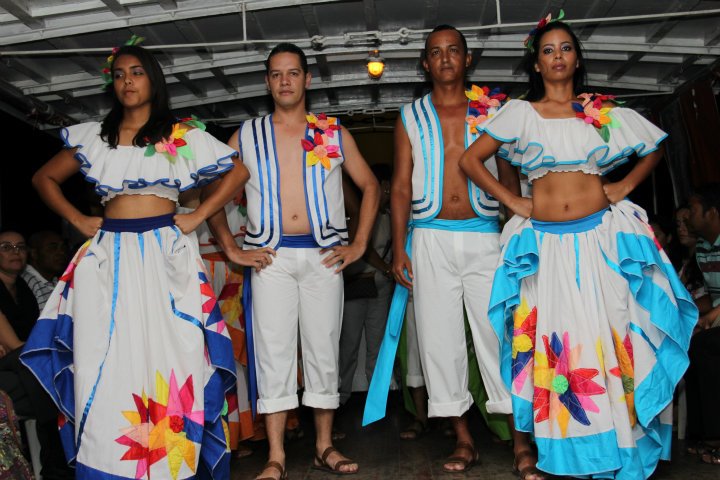 Cia de Danças Parafolclóricas Zabelê de Pirapora: Lundu Marajoara