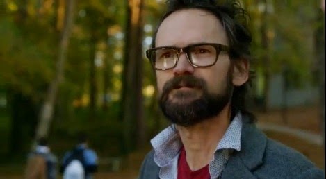 "Constantine": Ritchie vence Shaw em 'A Whole World Out There'.