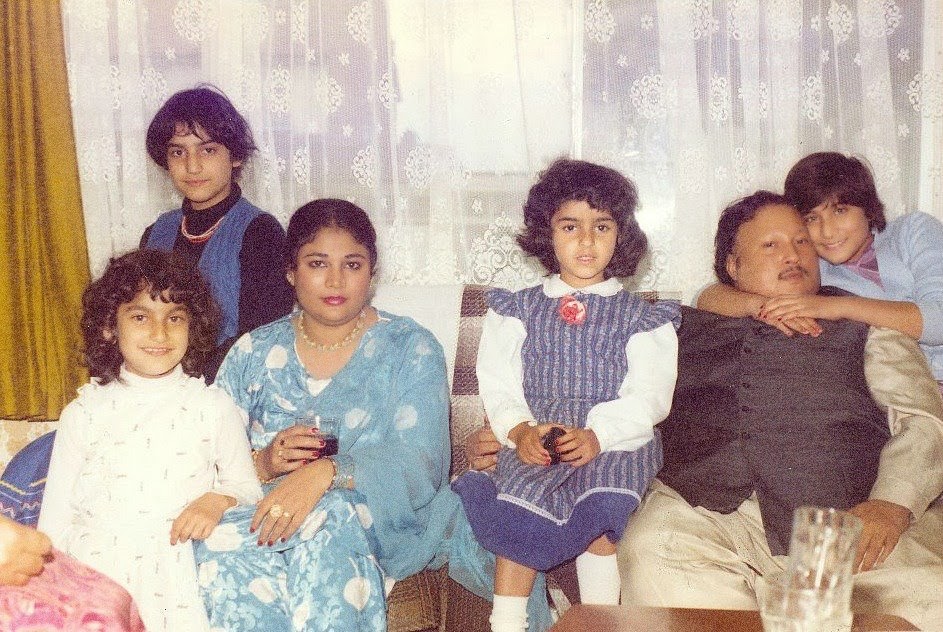 Lyrics NusratSahib.Com: Unforgettable Nusrat Fateh Ali Khan Sahib