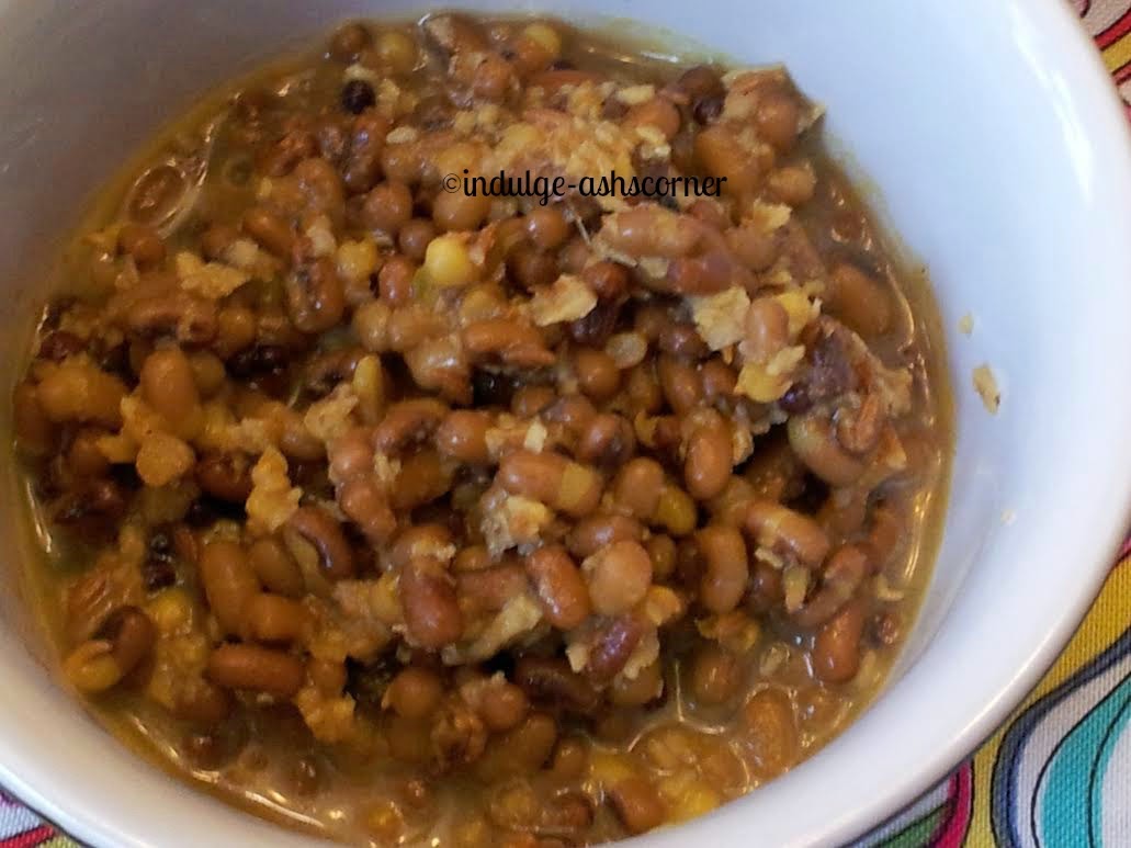 IndulgeAshscorner: Matki chi Usal/Moth bean curry