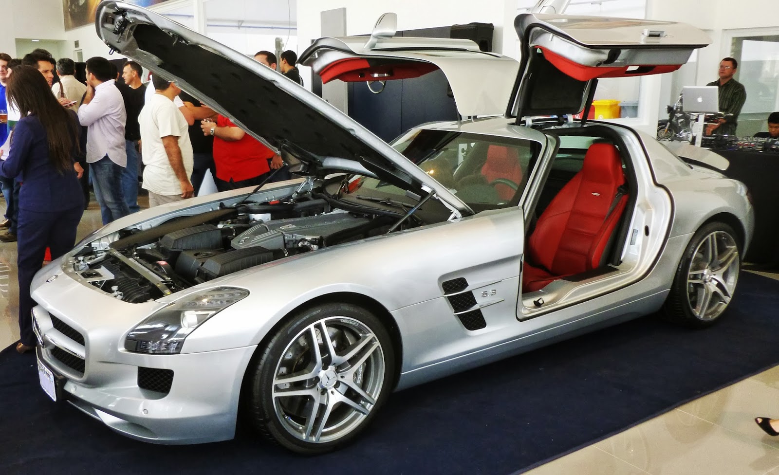 Review: Mercedes-Benz SLS AMG
