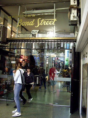 Buenos Aires Everyday: Bond Street