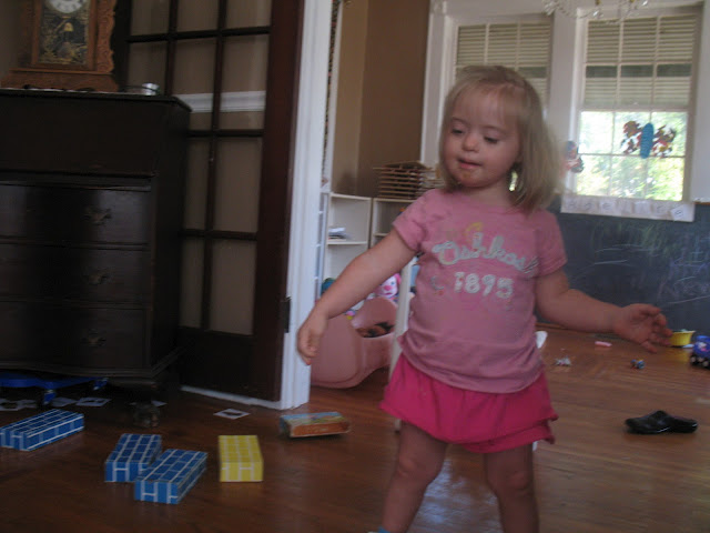 HearMyHands ASL: sign: MEET for Meet Sandy and & her story (Signing and ...