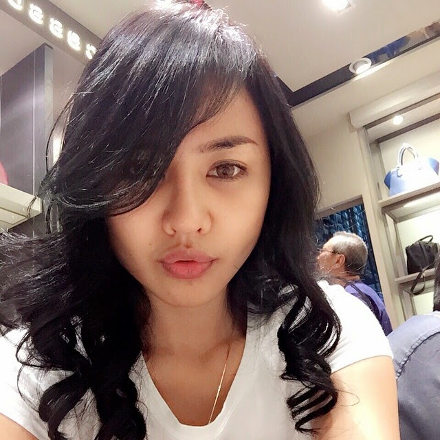 Foto Selfie Jelly Jelo Nakal Terbaru | Model Sexy Indonesia