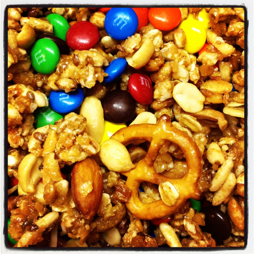 the green cottage recipe box: M&M Granola Trail Mix
