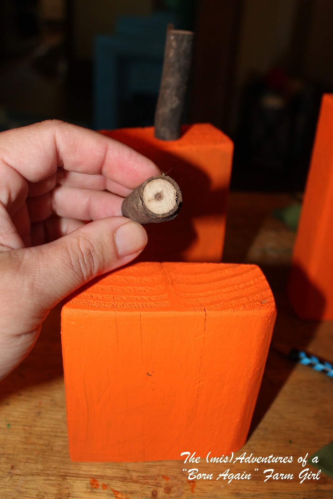 DIY Rustic 2x4 Pumpkins - The (mis)Adventures of a Homesteadin' Mama