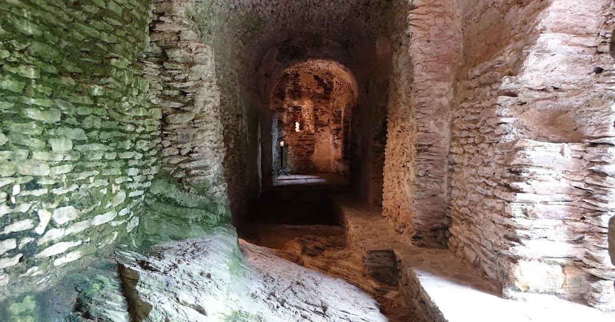 Just Passing Thru: This Ruined Castle