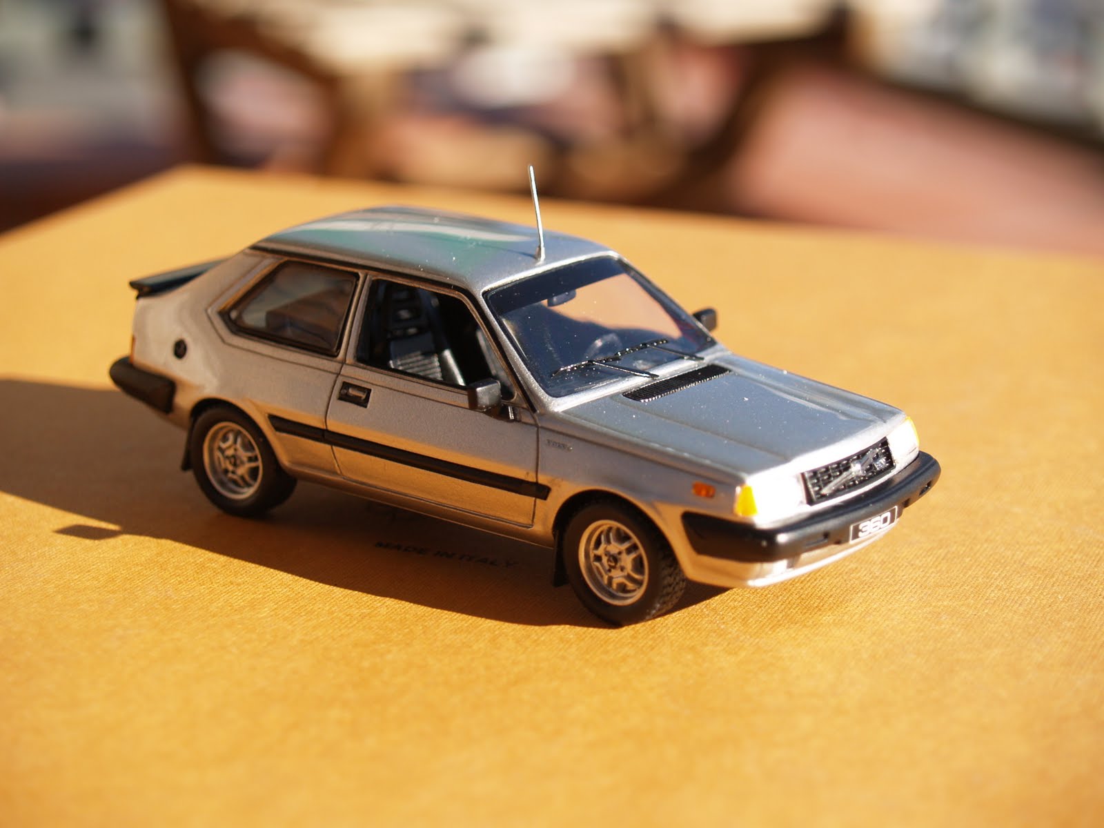 miniaturas1/43 by julius: VOLVO 360 GLT 3P 1984