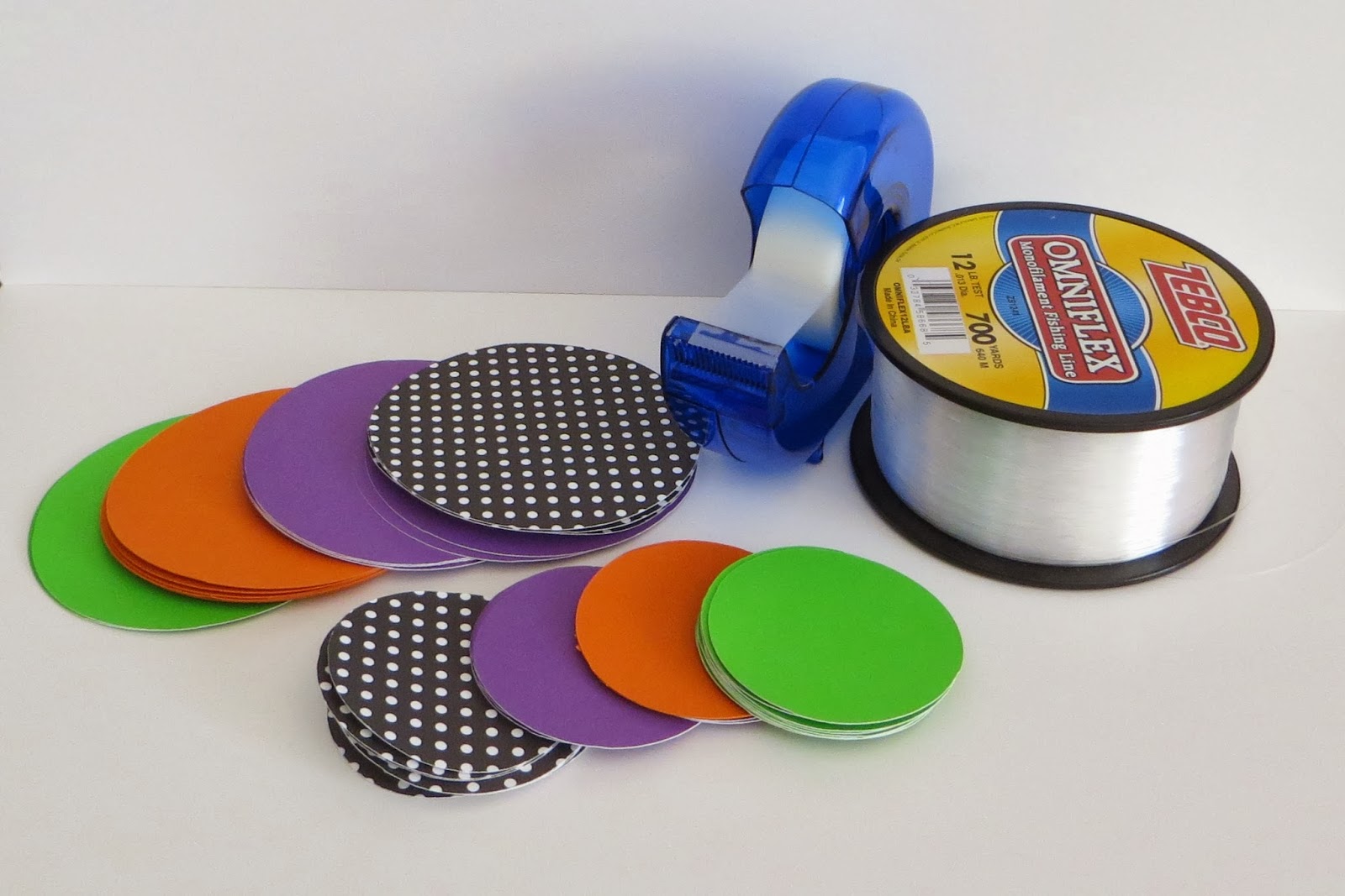 Kylie Mae's Party Ways: How to Make Your Own Paper Circle Garland!