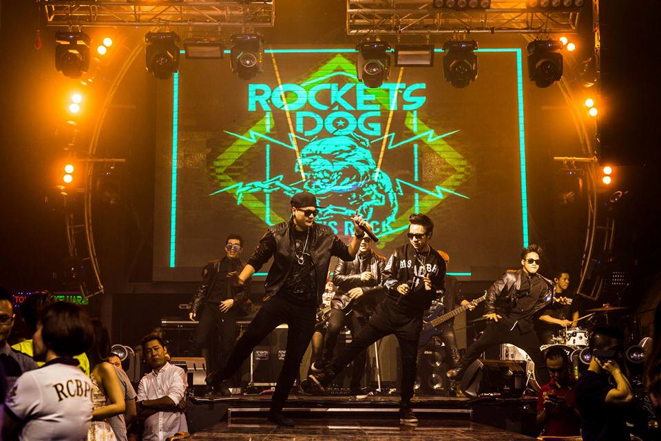 Paramount Club: THE PARAMOUNT CLUB