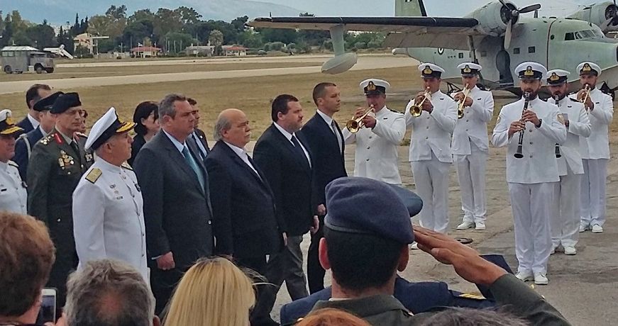 PATRINAKI: ΑΔΕΡΦΕΣ ΚΑΙ ΠΑΛΙΚΑΡΙΑ ΓΙΝΑΝΕ....ΜΑΛΙΑ ΚΟΥΒΑΡΙΑ