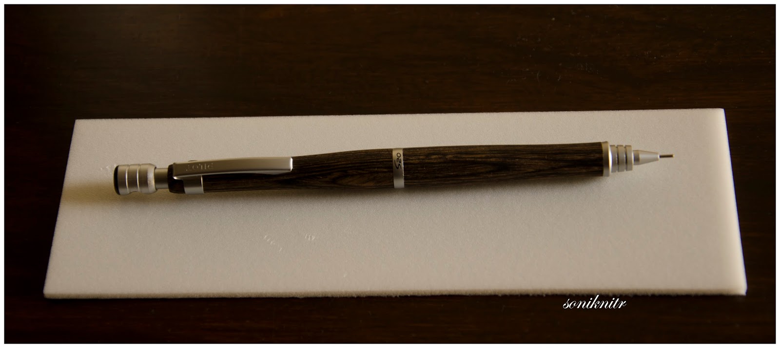 The Silent Cartographer: Review of Pilot S20 & Rotring 800 Mechanical ...