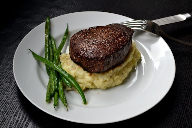 Hardly Housewives: How to Make the Perfect Filet Mignon