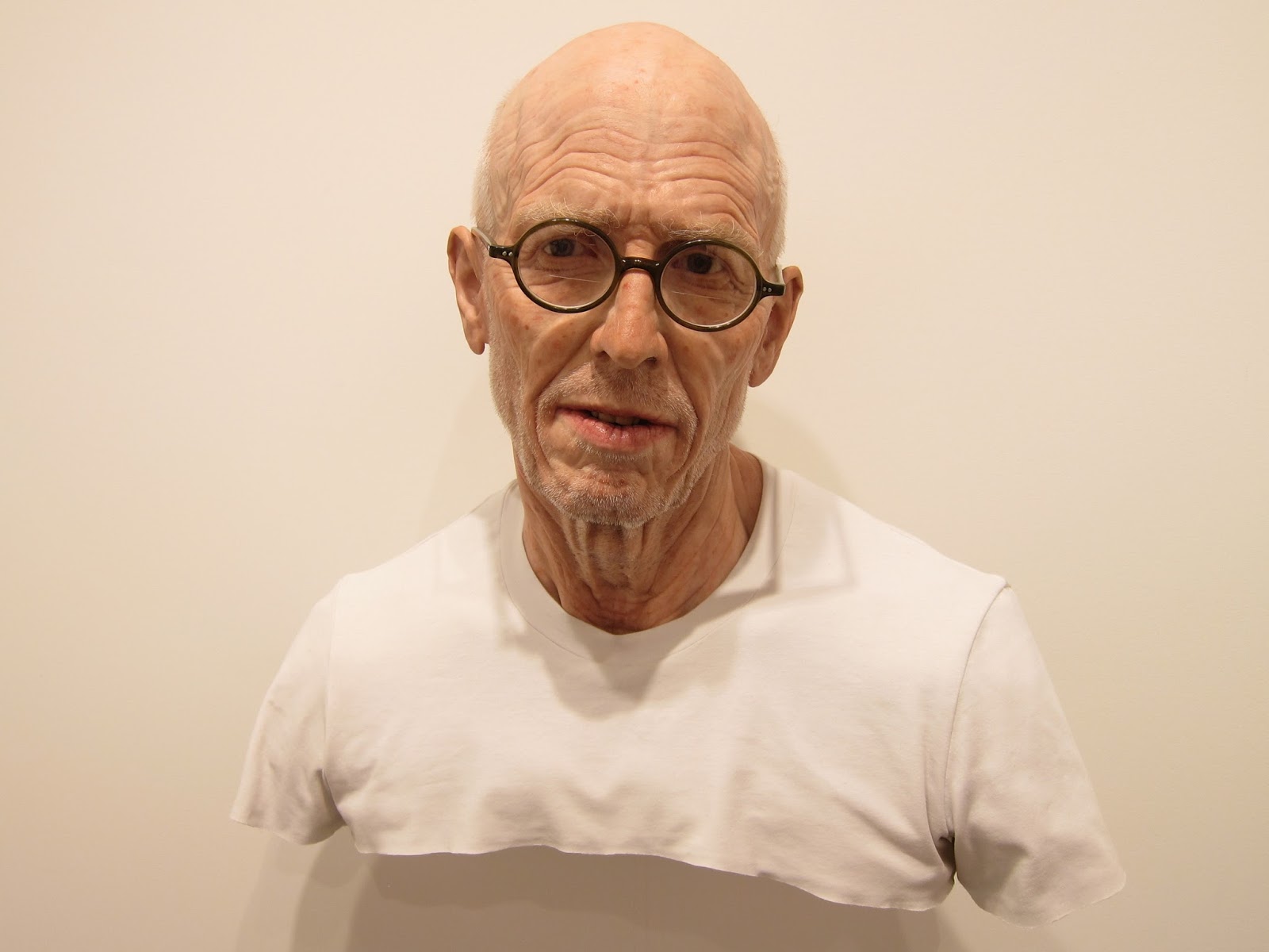 Rafael López Borrego: Escultura hiperrealista contemporánea. Evan Penny