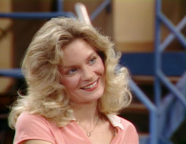 Zebradelic: Actress Jennifer Holmes