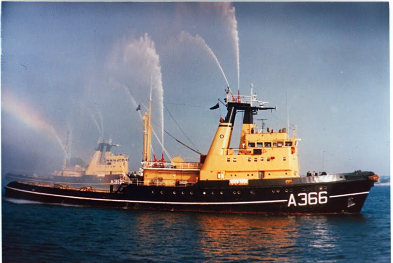 Archives maritimes: Le remorqueur anglais Robust de la classe Roysterer