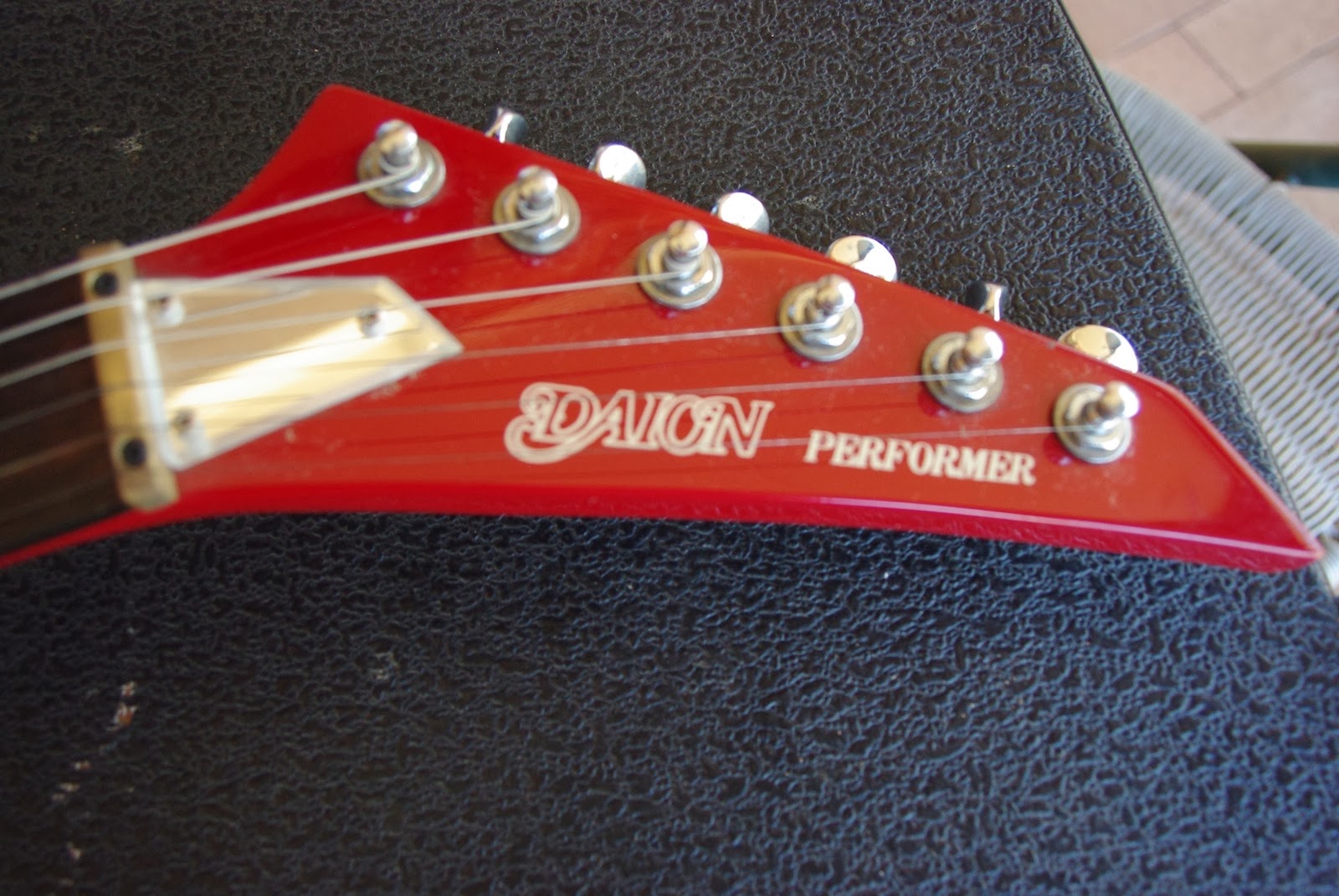 Daion Guitars Down Under: Amazing Daion Performer "Flying V"