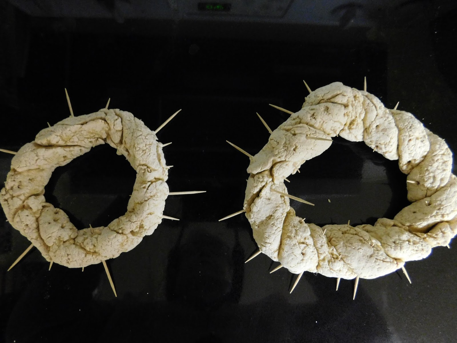 foods and festivities of the christian year: Bread Dough Crown of ...