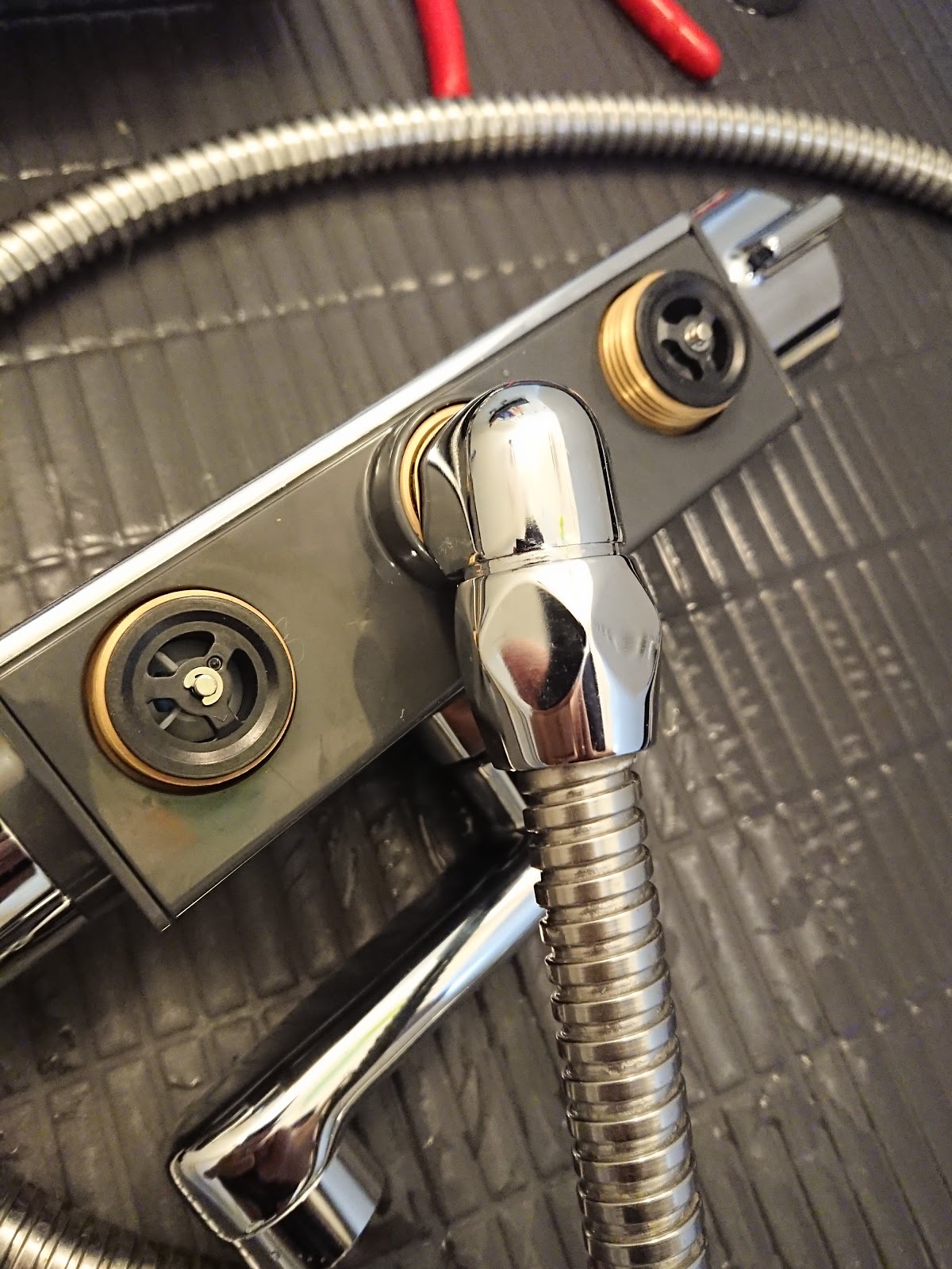 ＜DIY＞自宅マンション浴室のKVKのシャワー温度が調節出来ない！混合水栓が故障したので自分で交換-DIY360