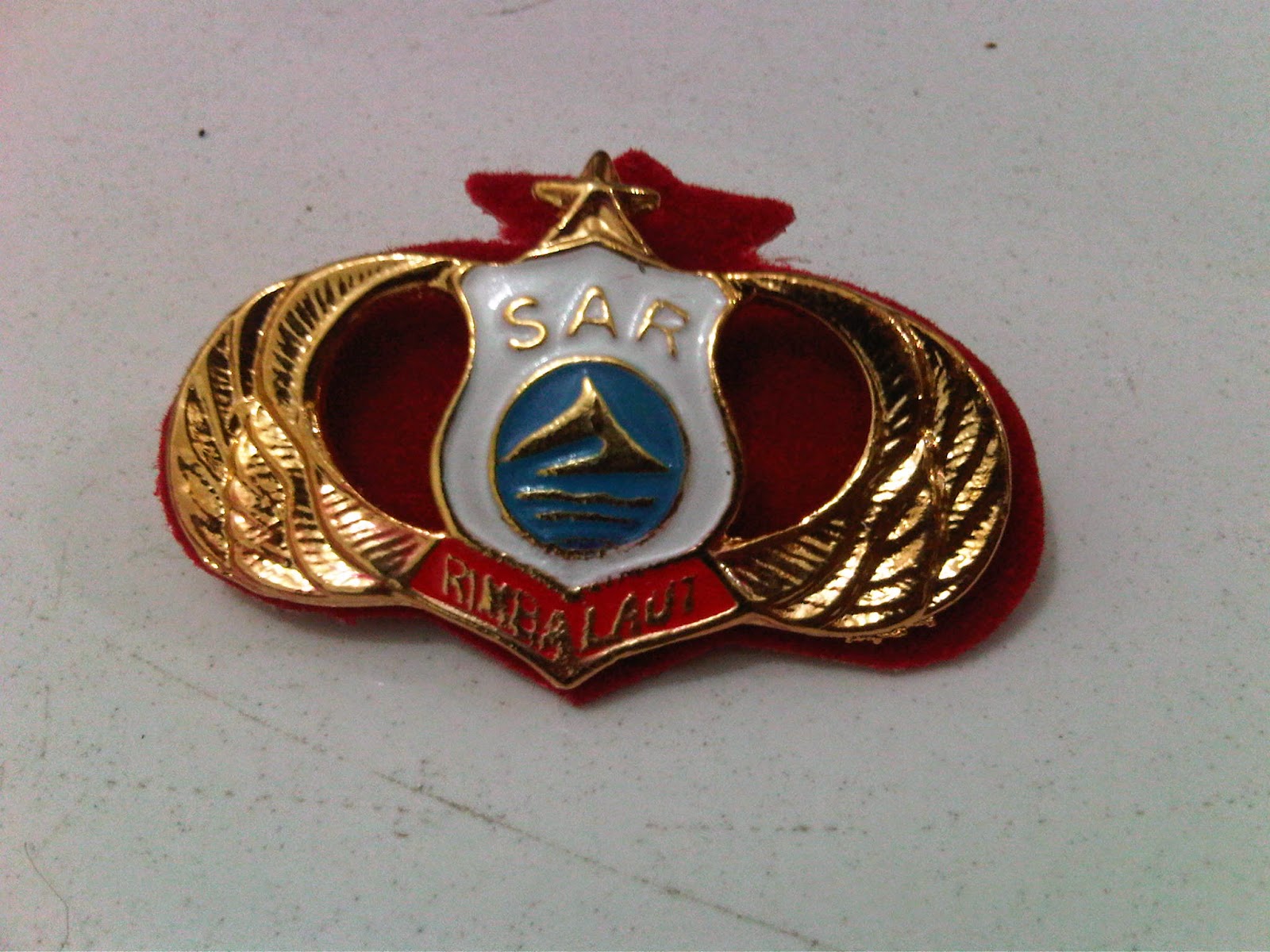 - MENJUAL PERLENGKAPAN POLRI