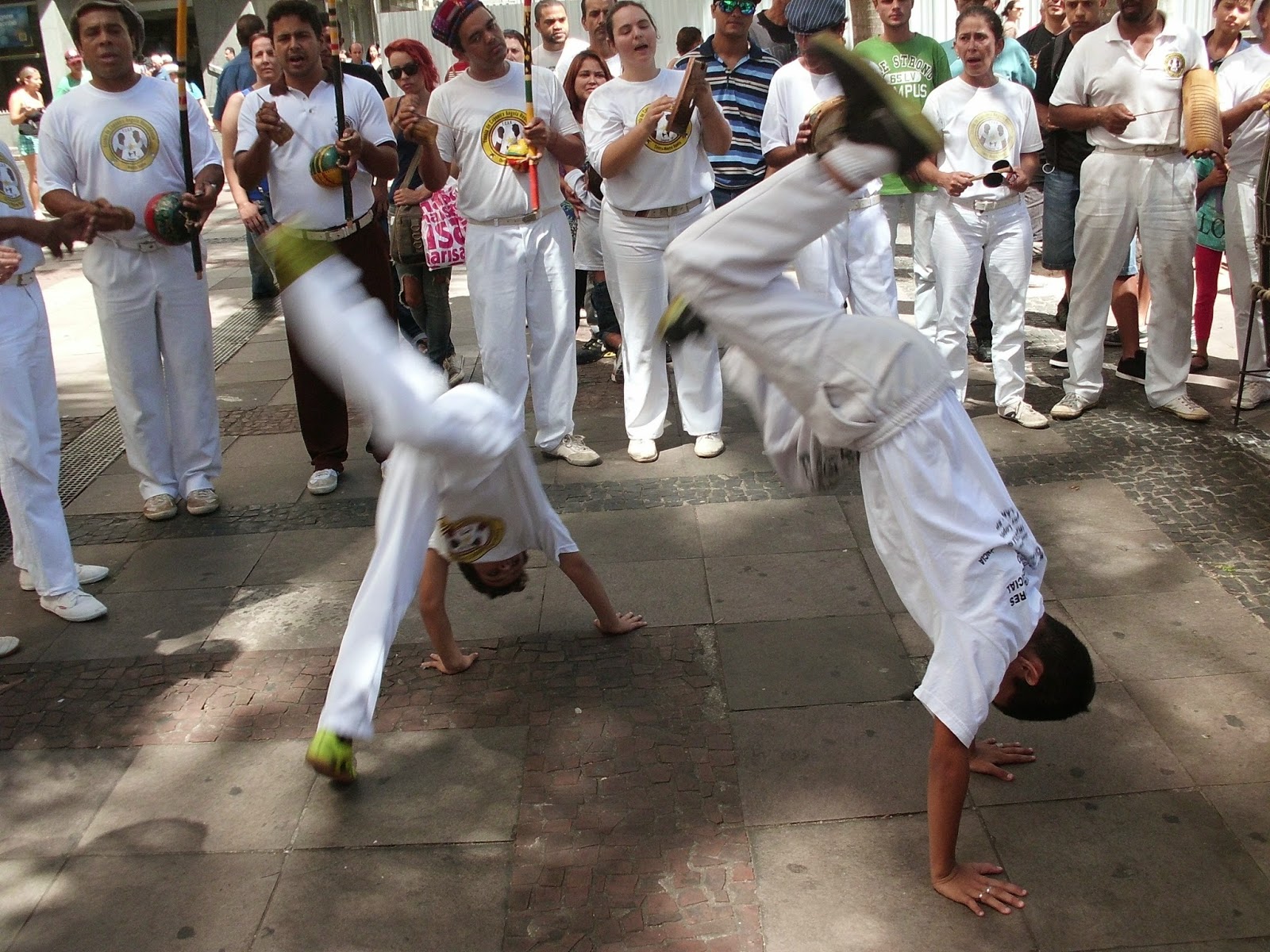 Cottidianos: A luz que vem da Capoeira Angola