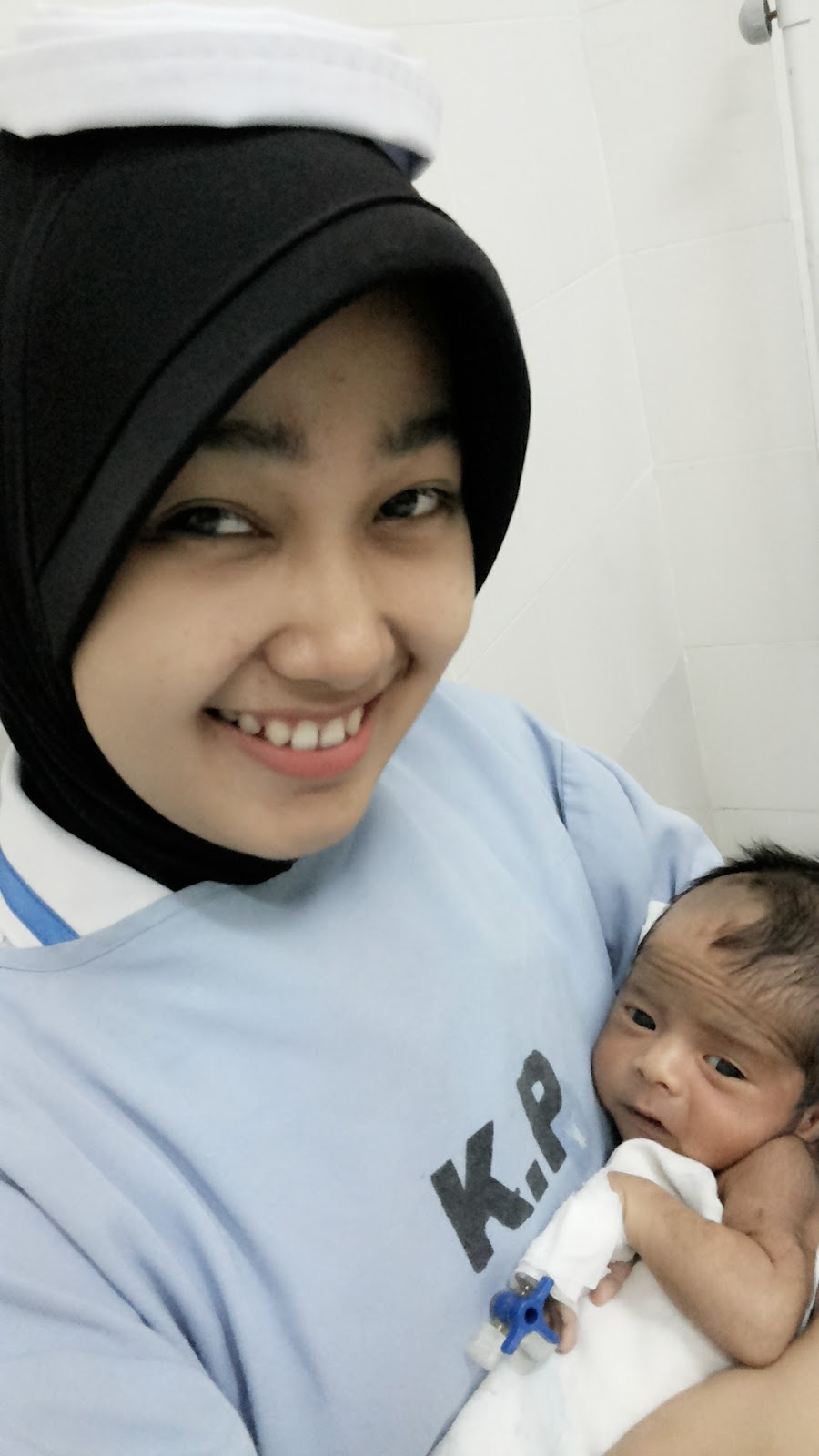 BELAJAR BERSAMA BIDAN ADELLA PUTRI BR.TARIGAN: GAMBARAN AWAL MENEMPUH JENJANG D3 KEBIDANAN