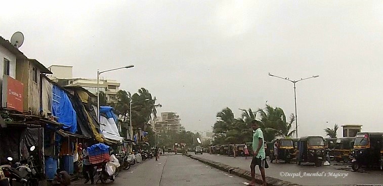 Mumbai Daily: Khar Danda road