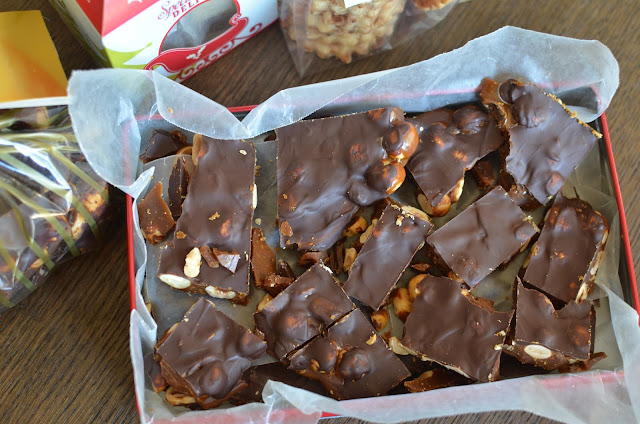 Playing with Flour: Chocolate hazelnut toffee