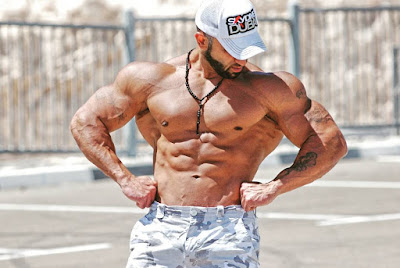 Muscle Lover: Lebanese bodybuilder Bumaya Abbas Awada