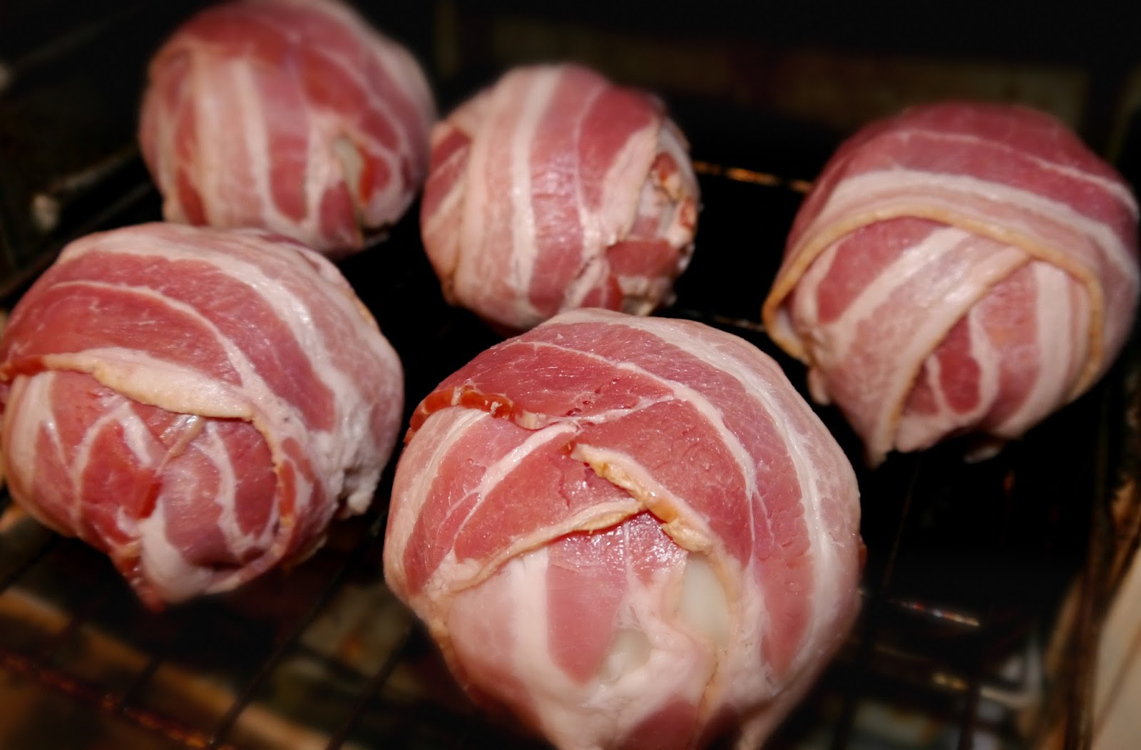 Suzy Homefaker: Bacon Burger Bombs