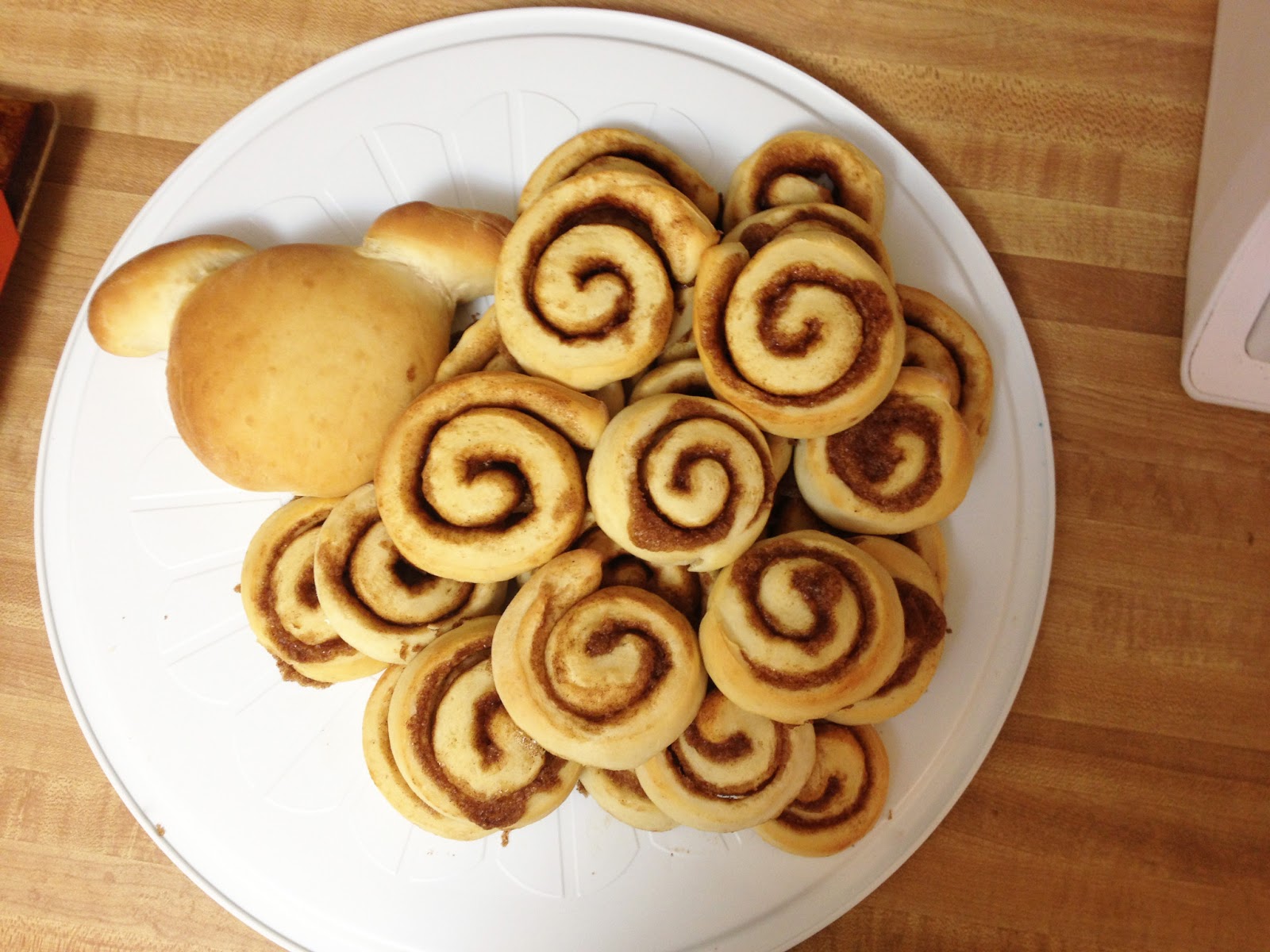 The Almost Perfectionist: Cinnamon Roll Sheep